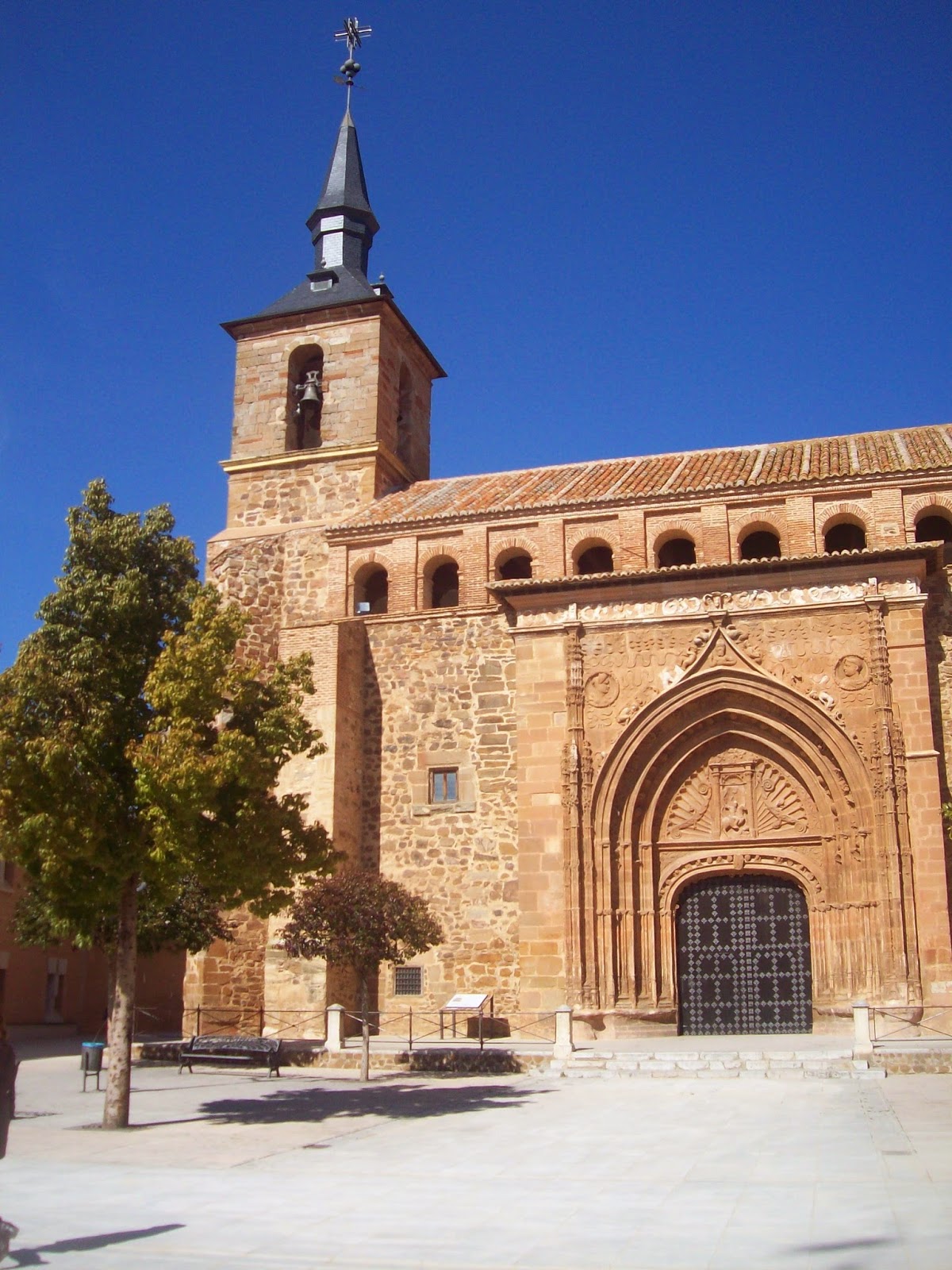 CURIOSIDADES DE TORRENUEVA: TIERRAS RARAS EN TORRENUEVA