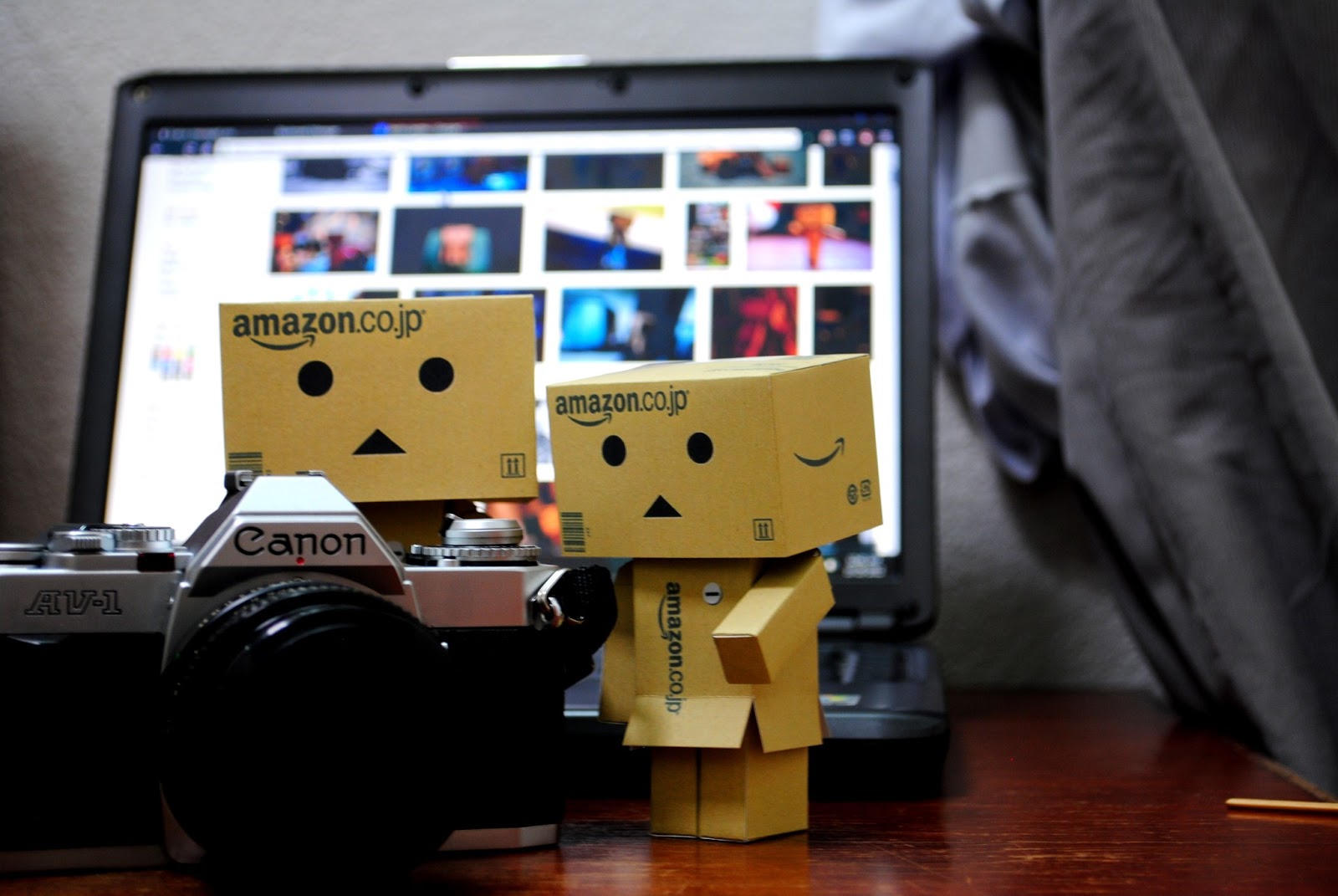 p@ssiOn foR mESS: What is Papercraft?