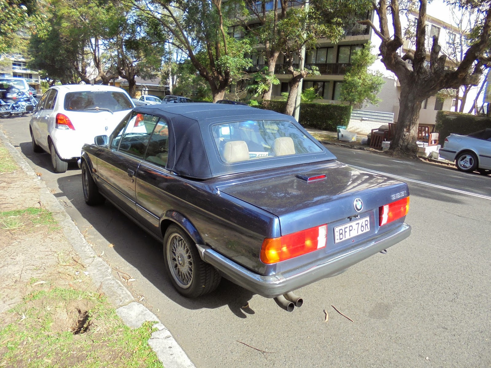 Aussie Old Parked Cars: 1985 BMW 325i Convertible (E30)