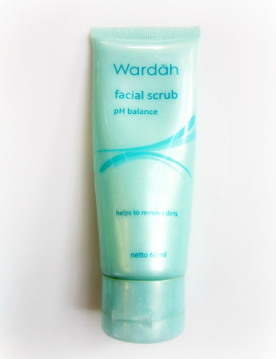 Review: WARDAH Facial Scrub & Moisturizer Gel - Two Thousand Things