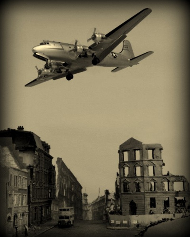 ΙΣΤΟΡΙΑ ΕΛΛΗΝΙΚΗ ΚΑΙ ΠΑΓΚΟΣΜΙΑ : ΒΕΡΟΛΙΝΟ 1945 - Η ΠΤΩΣΗ ΤΗΣ ΧΙΤΛΕΡΙΚΗΣ ...