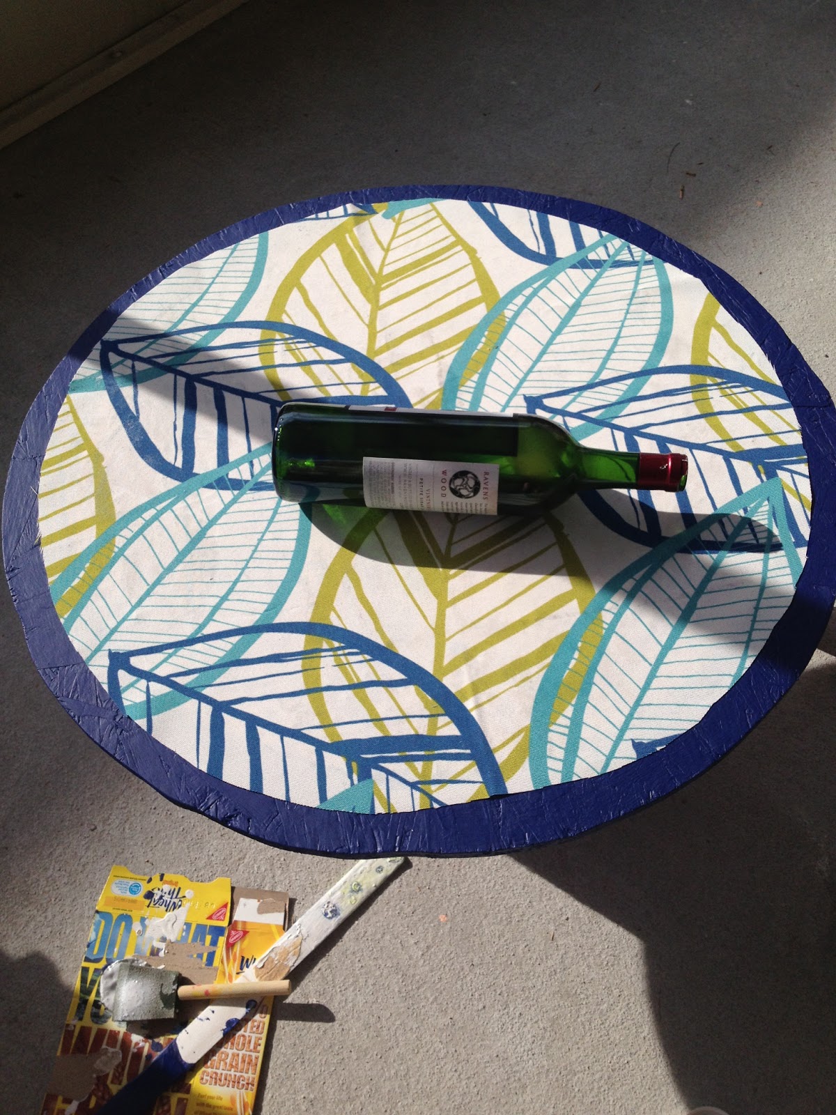 Obviously Homemade: Tree stump table decor with Modge Podge