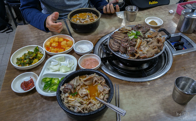 [Food] Sundaeguk (순댓국, Korean sausage soup) ~ peacebreeze