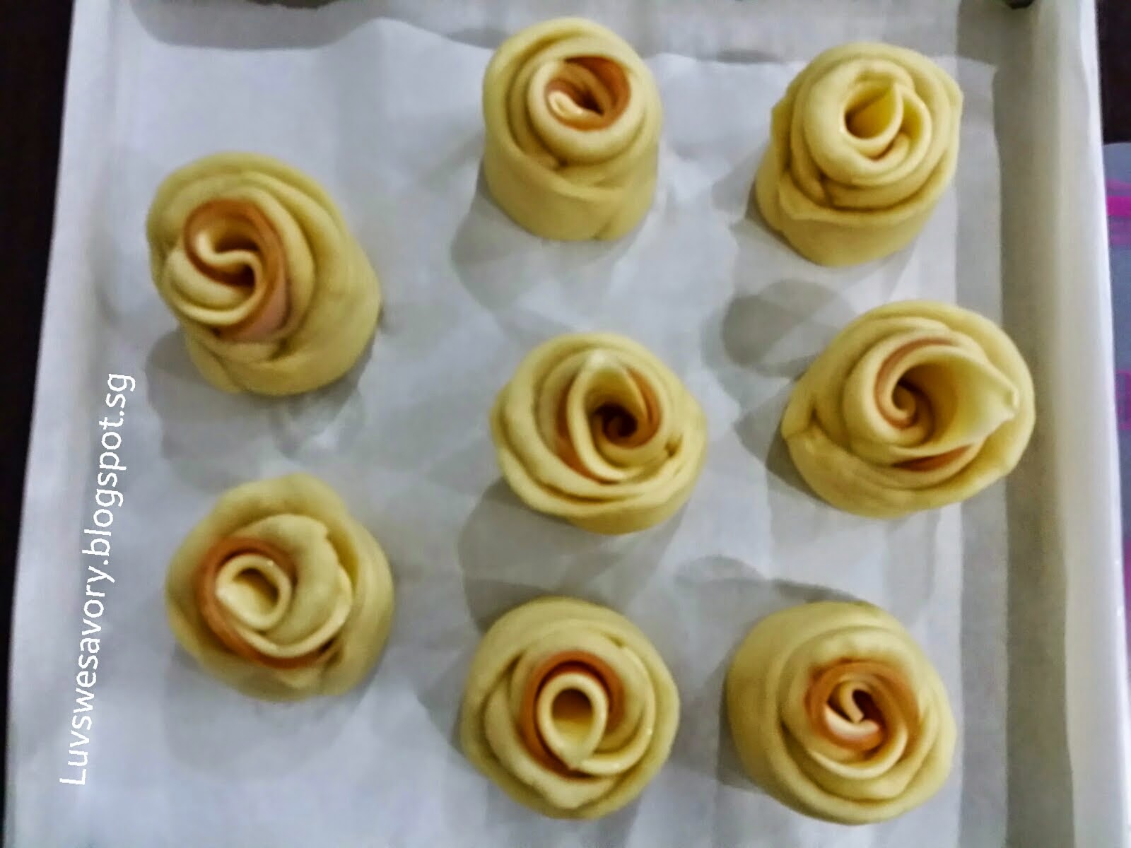 Luvswesavory: Ham & Cheese Rose Bun