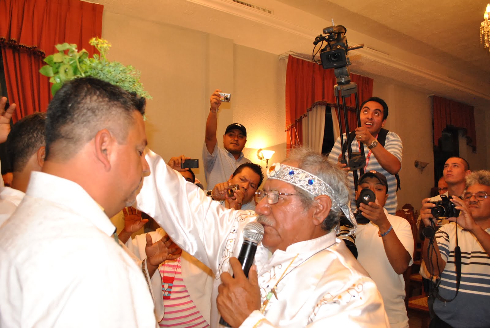 EN LOS TUXTLAS: BRILLANTES RITOS, CEREMONIAS Y ARTESANÍAS MAGICAS CON ...