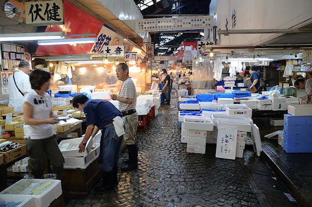 The Nomadic Pinoy: Tsukiji Market