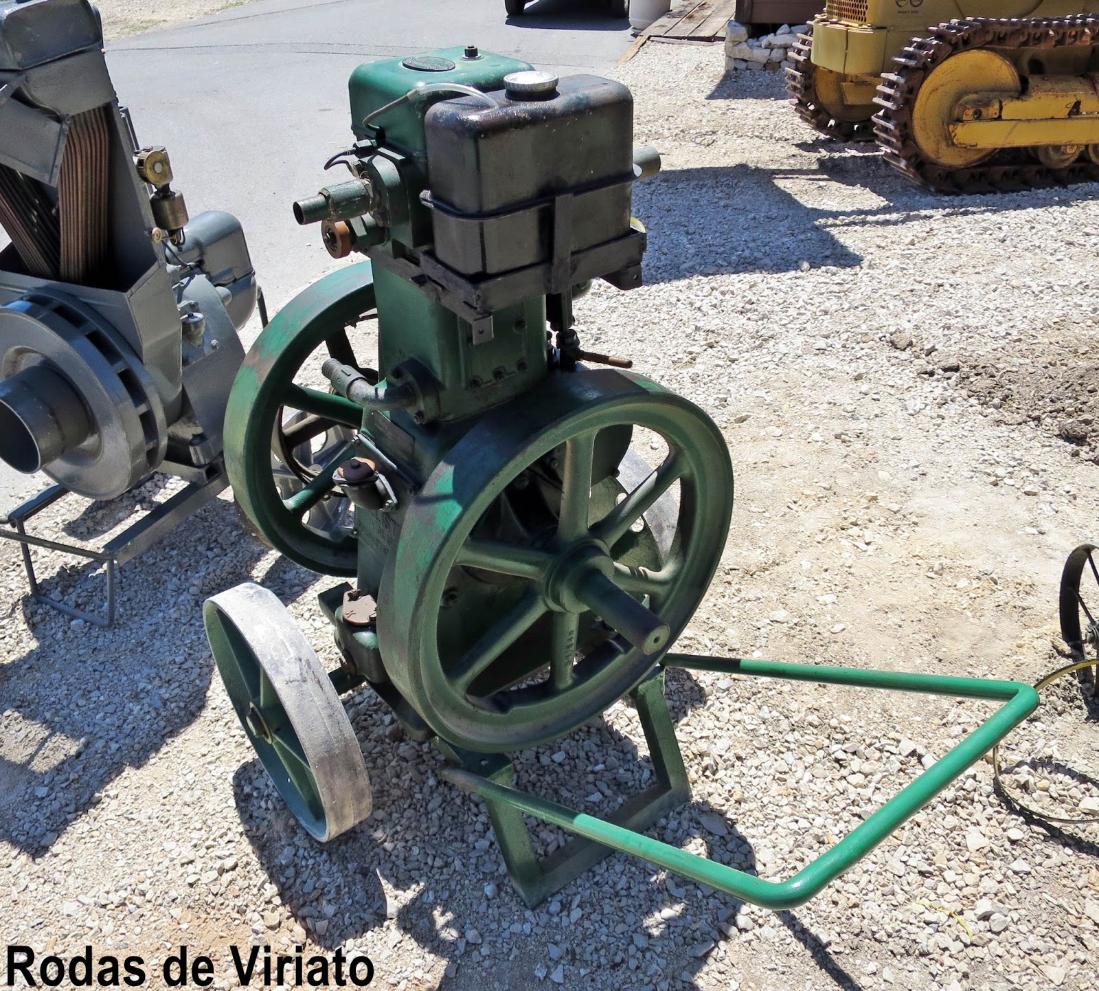 Motor antigo Lister vendido pela Metalúrgica Duarte Ferreira