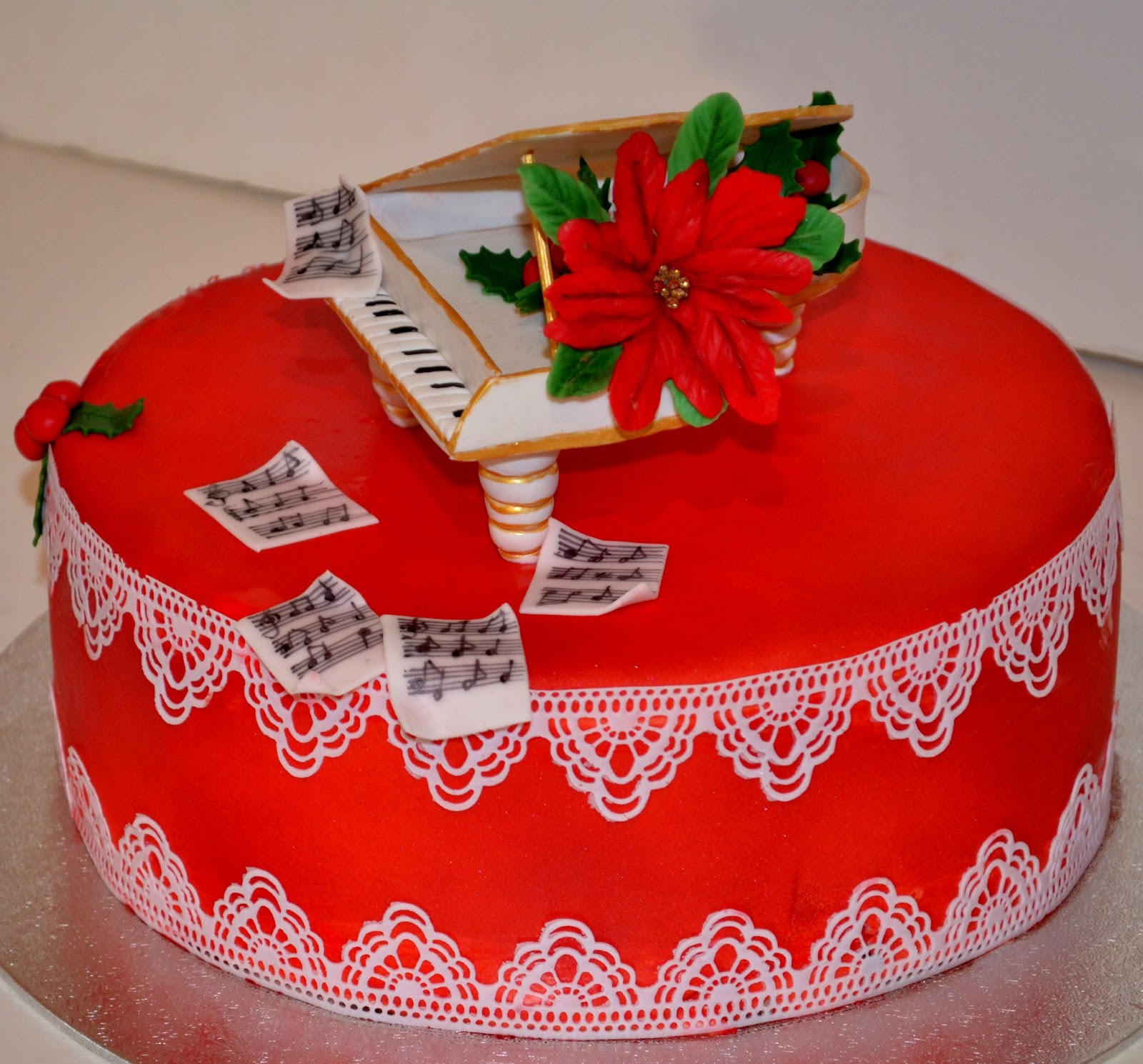 CARMEN'S ART CAKES -Bucuresti: Tort cu pian