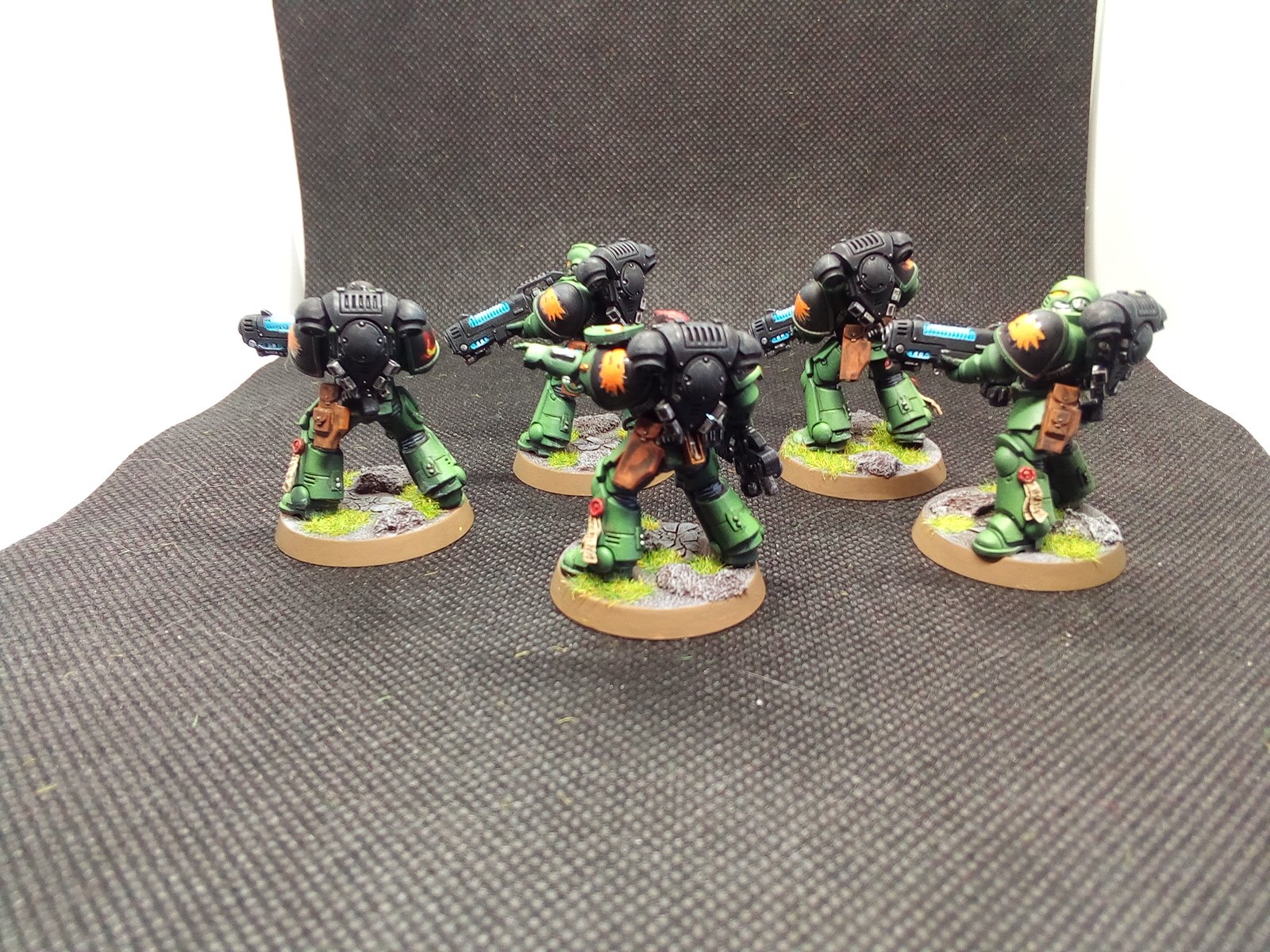 Ugly miniatures: Salamanders Hellblasters