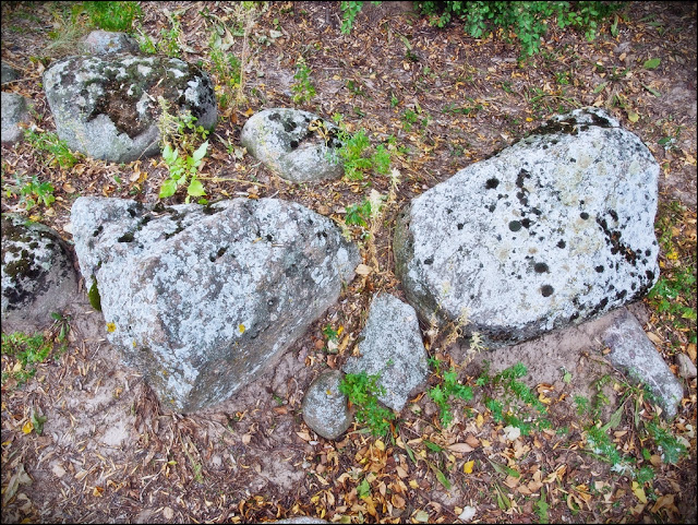 PHOTODOCUMENT & pinhole: Megalityczny Kurhan ze Złotowa