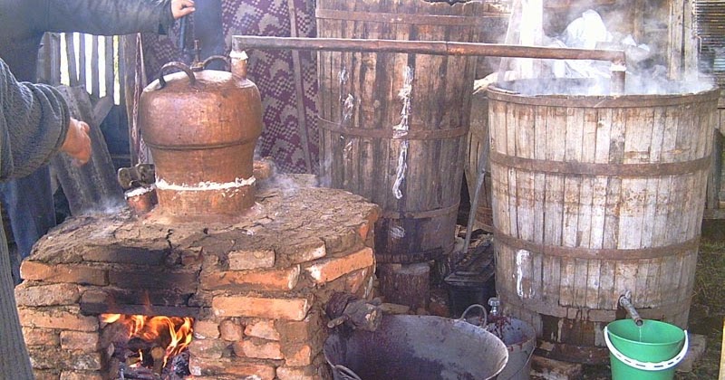 ¿CÓMO FUNCIONA EL ALAMBIQUE?