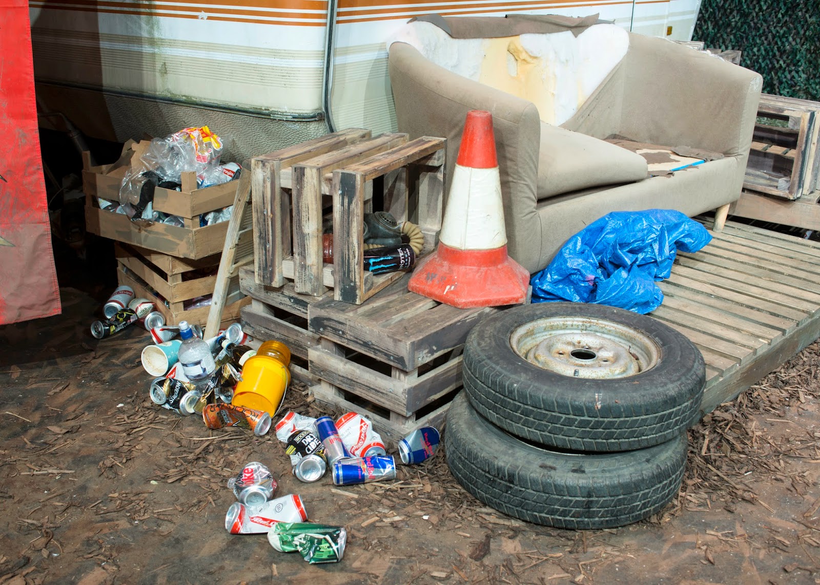 Theatre Photography, set design, graphic design and reviews: Set design ...