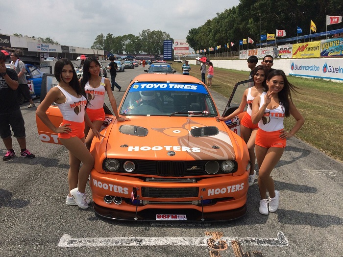 Hooters is a Championship Racing Success Drives Home with 4 Motorsport Wins