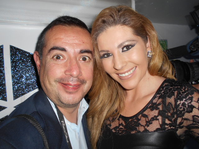 somos el espectador: ANNETTE CUBURU LA ALEGRIA DE UN AÑO NUEVO