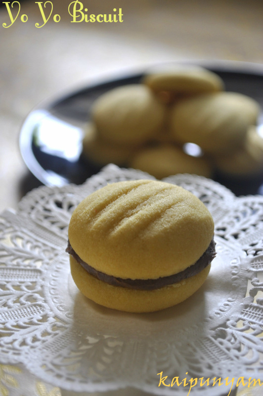 kaipunyam.com: Vanilla Chocolate Yo-Yo Biscuit