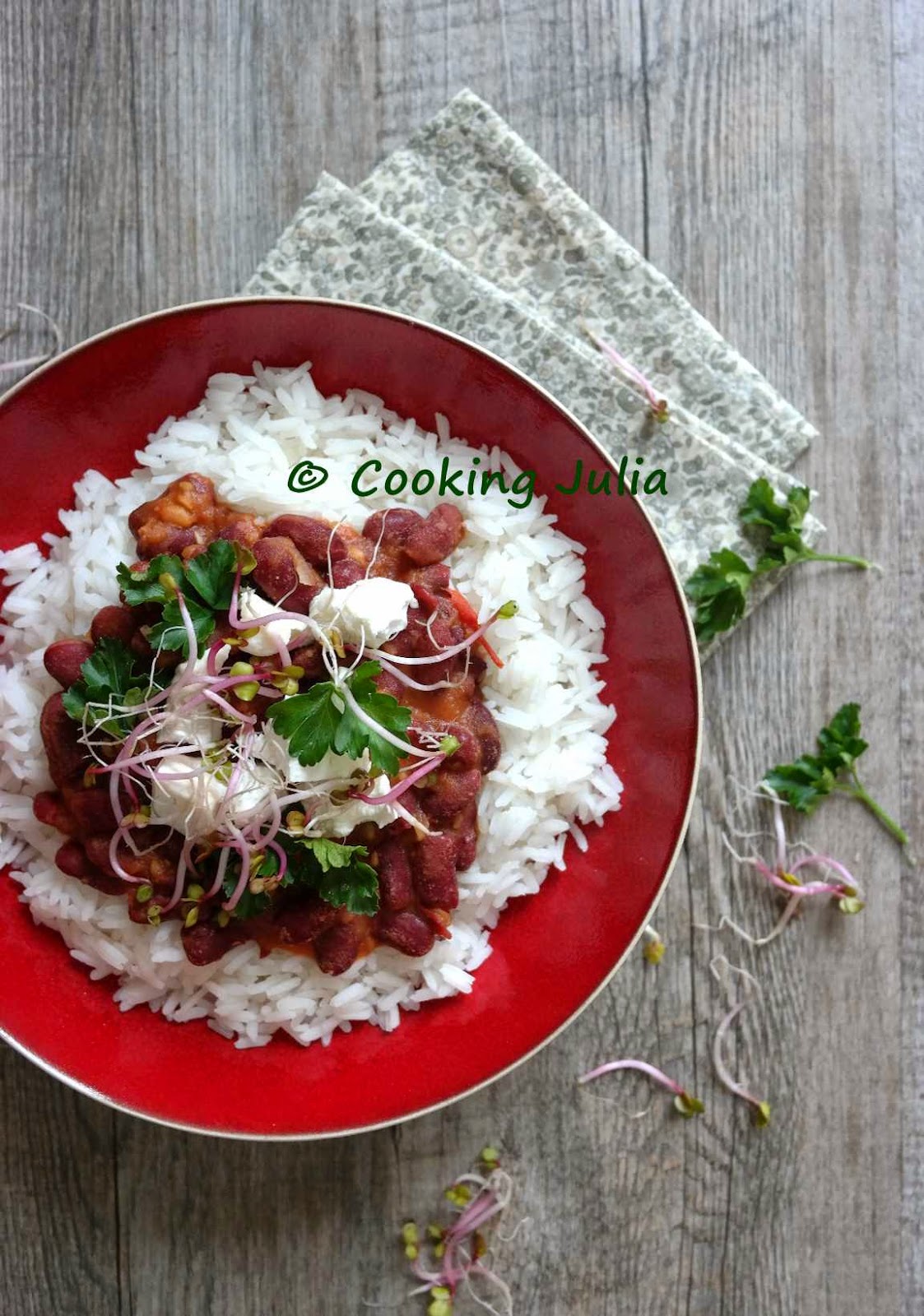 COOKING JULIA : ASSIETTE DE HARICOTS ROUGES À LA TOMATE