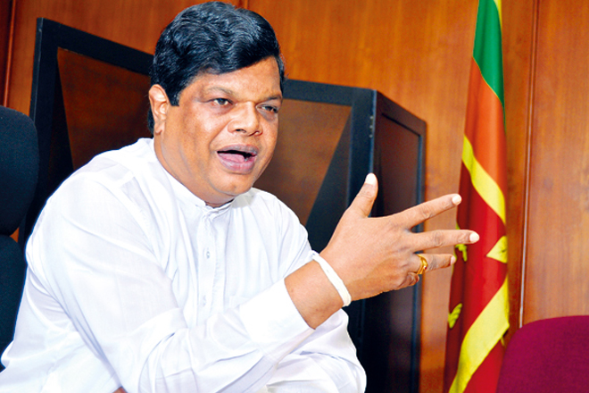 සිංගප්පූරු ගිවිසුම නිසා රජය ආගමන විගමන නීති ලිහිල් කරනවා- බන්දුල ගුණවර්ධන
