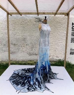 Vegans love fashion: Herself, the absorbing pollution dress by ...
