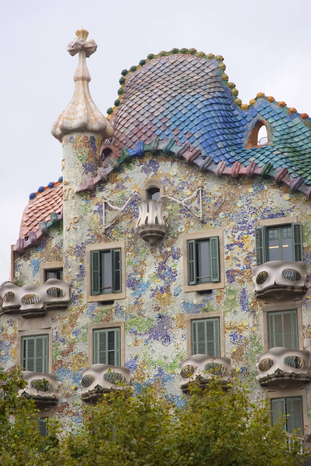 it's like she's on a secret mission: Designer of the Month: Antoni Gaudí