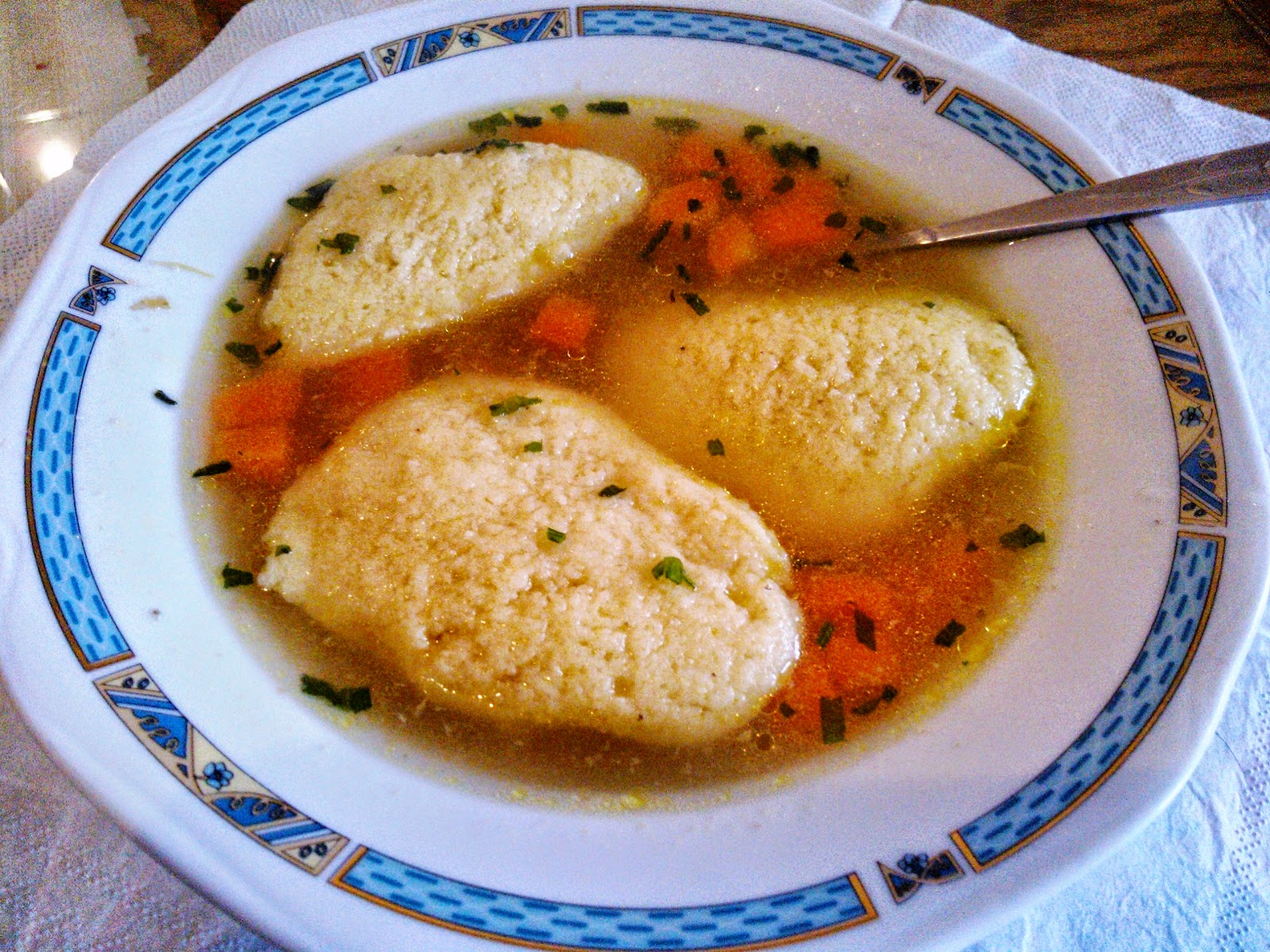 In bucatarie cu o gospodina incepatoare: Supa cu galuste