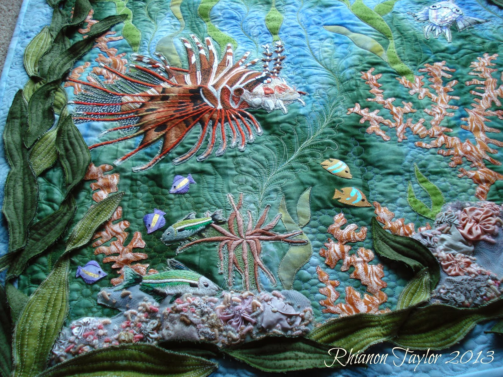 The Nifty Stitcher: Hand Embroidered Tropical Fish Wall Hanging - Finished!