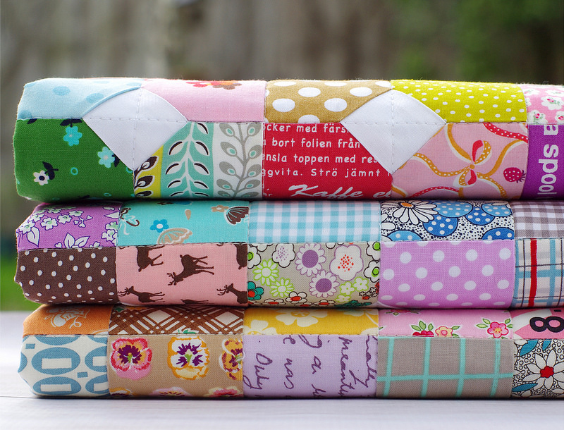 Scrappy Bow Tie Quilt - A Finished Quilt | Red Pepper Quilts | Bloglovin’