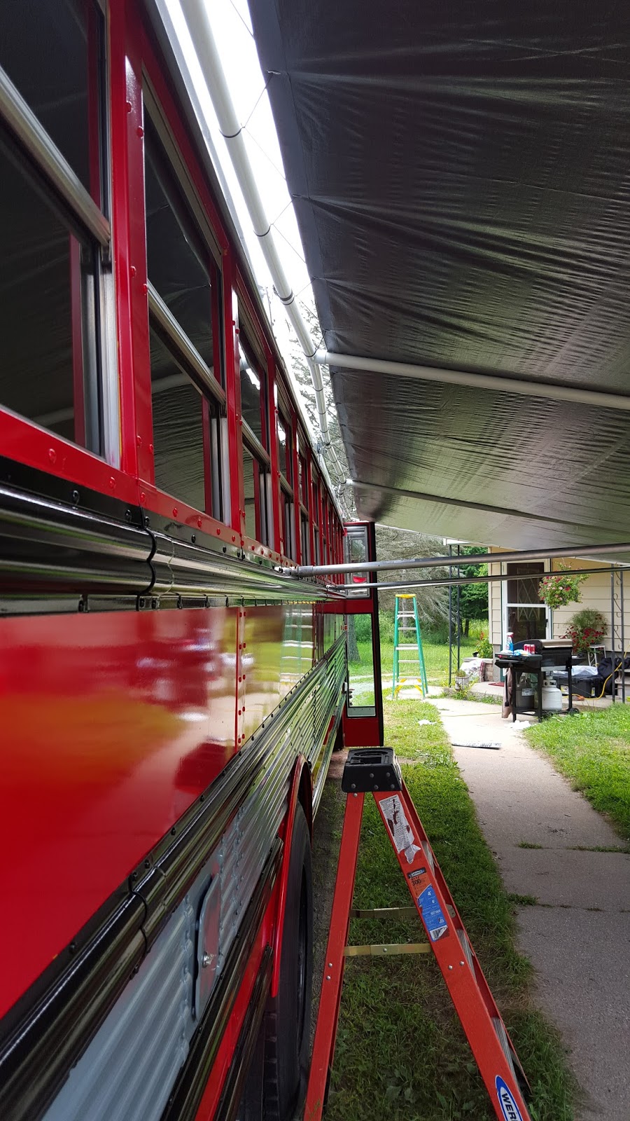 Here's To Us Bus: Made In The Shade.