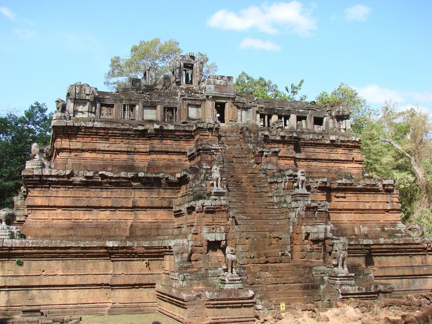 January 2012 | Beautiful Khmer Temples
