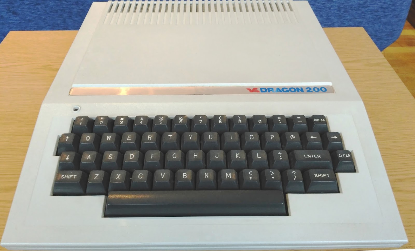 Retro Ordenadores Orty: Ordenador Dragon 200 (1985)