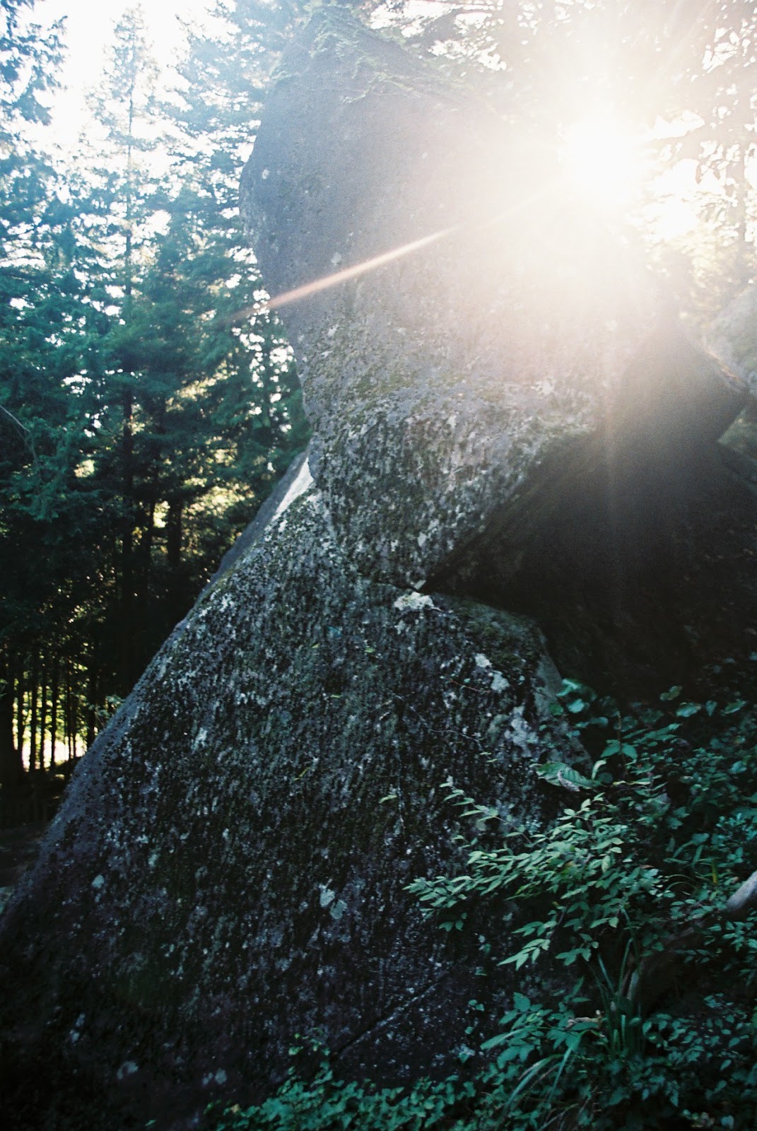 Sacred gateways of Japan: Japan's ancient megaliths & OOPARTS - photo ...