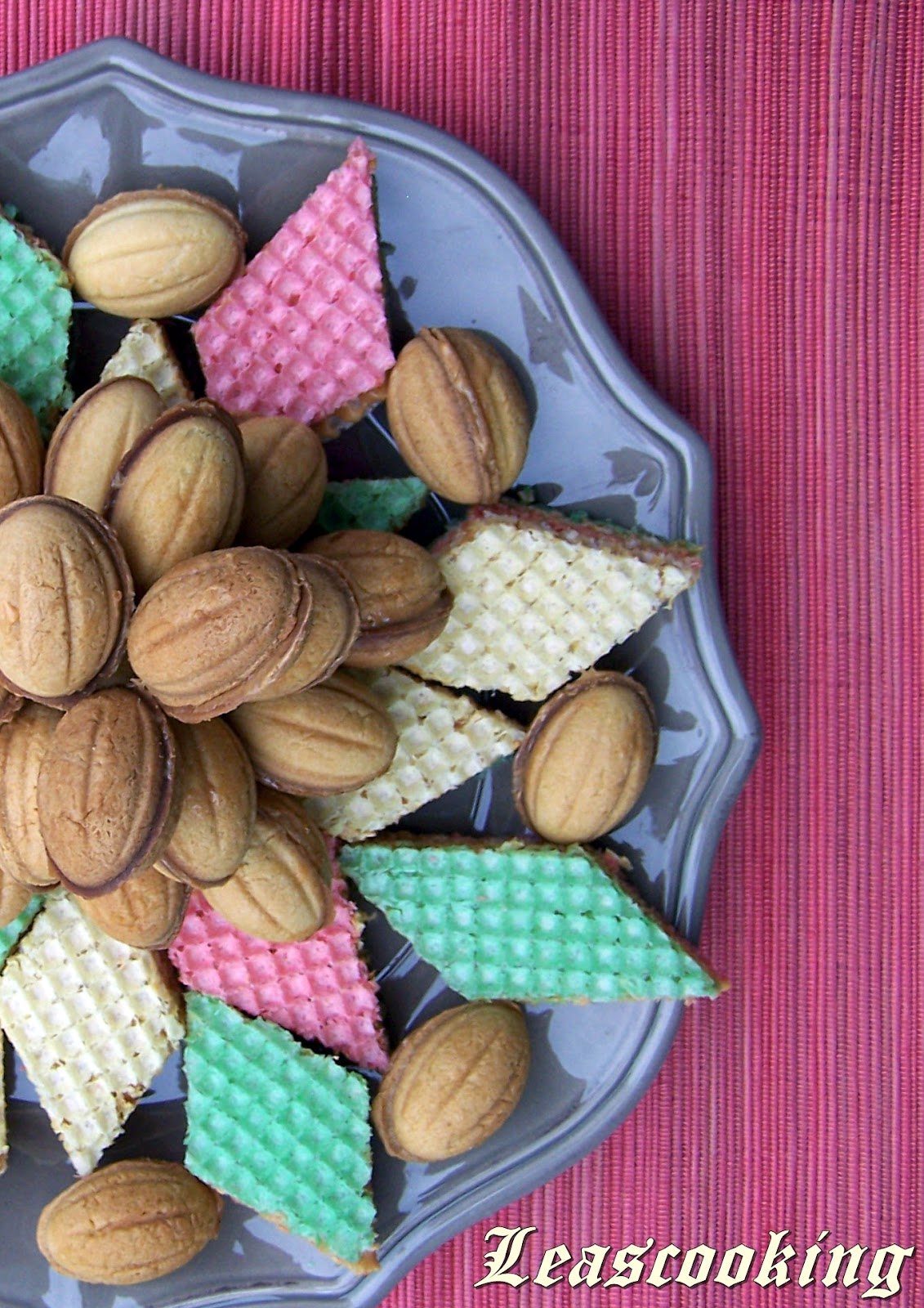 Lea's Cooking: Walnut Cookies Recipe "Oreshki" { Орешки со Cгущенкой}