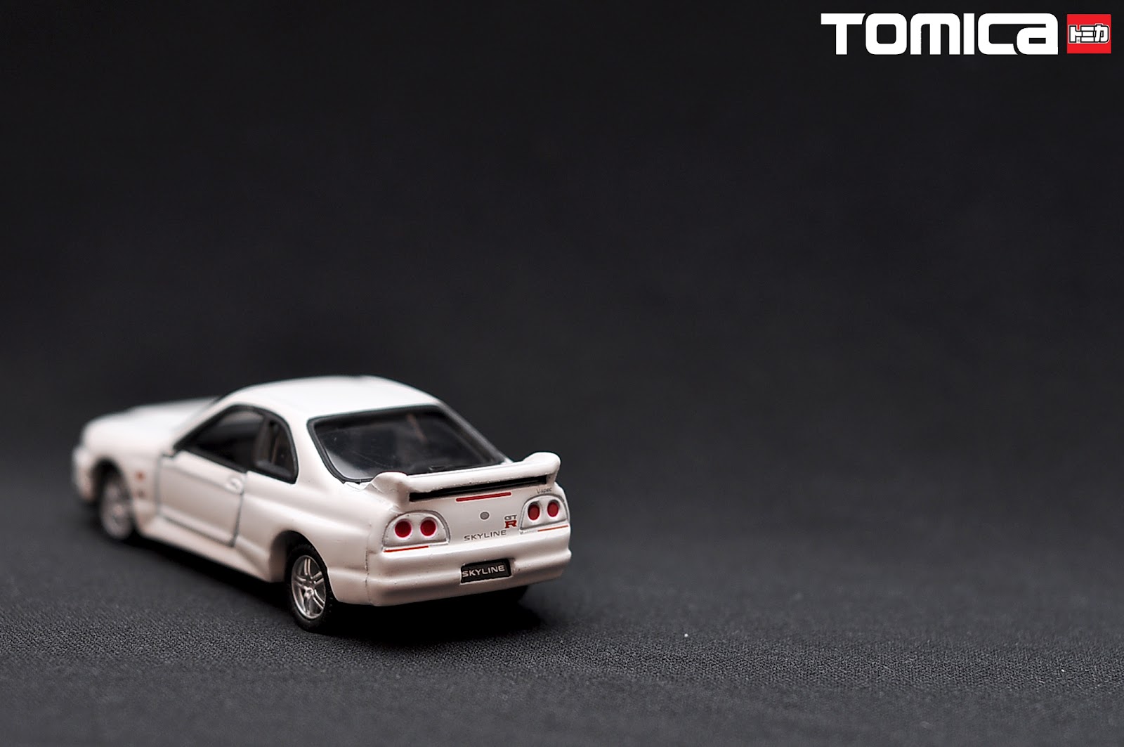 my inside: TOMICA LIMITED - NISSAN SKYLINE GT-R33 spec v