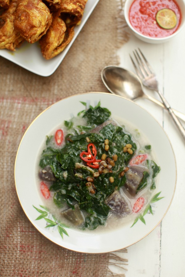 Pucuk Manis dan Keledek Unggu Masak Lemak Kacang Hijau - masam manis
