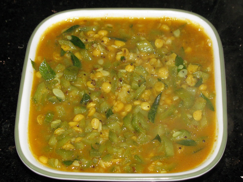 Food Slice: Beerakaya Senagapappu Kura/ Ridgegourd Curry with Bengal Gram