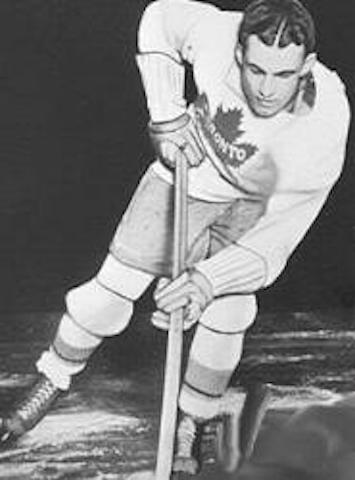 Hockey Then & Now: THE ELUSIVE GREEN MAPLE LEAF