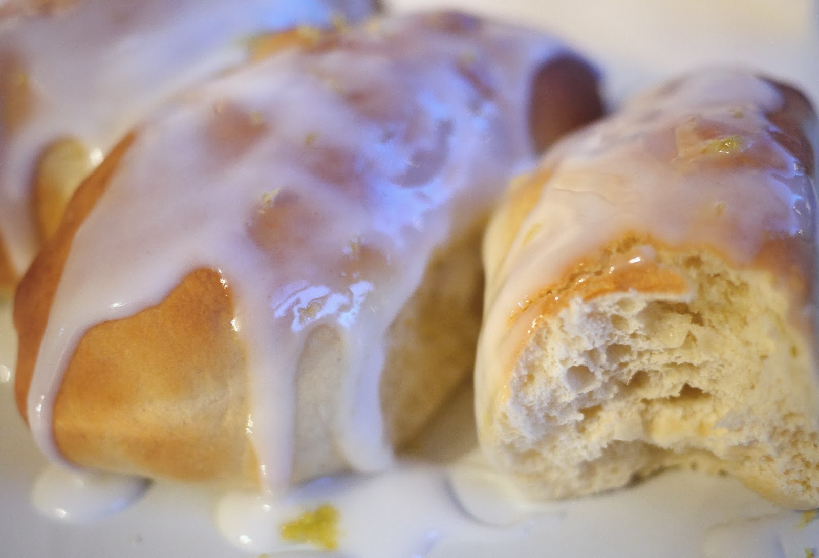 What Kate Baked...and baby!: Tea Time Treats: Lemon Iced Buns