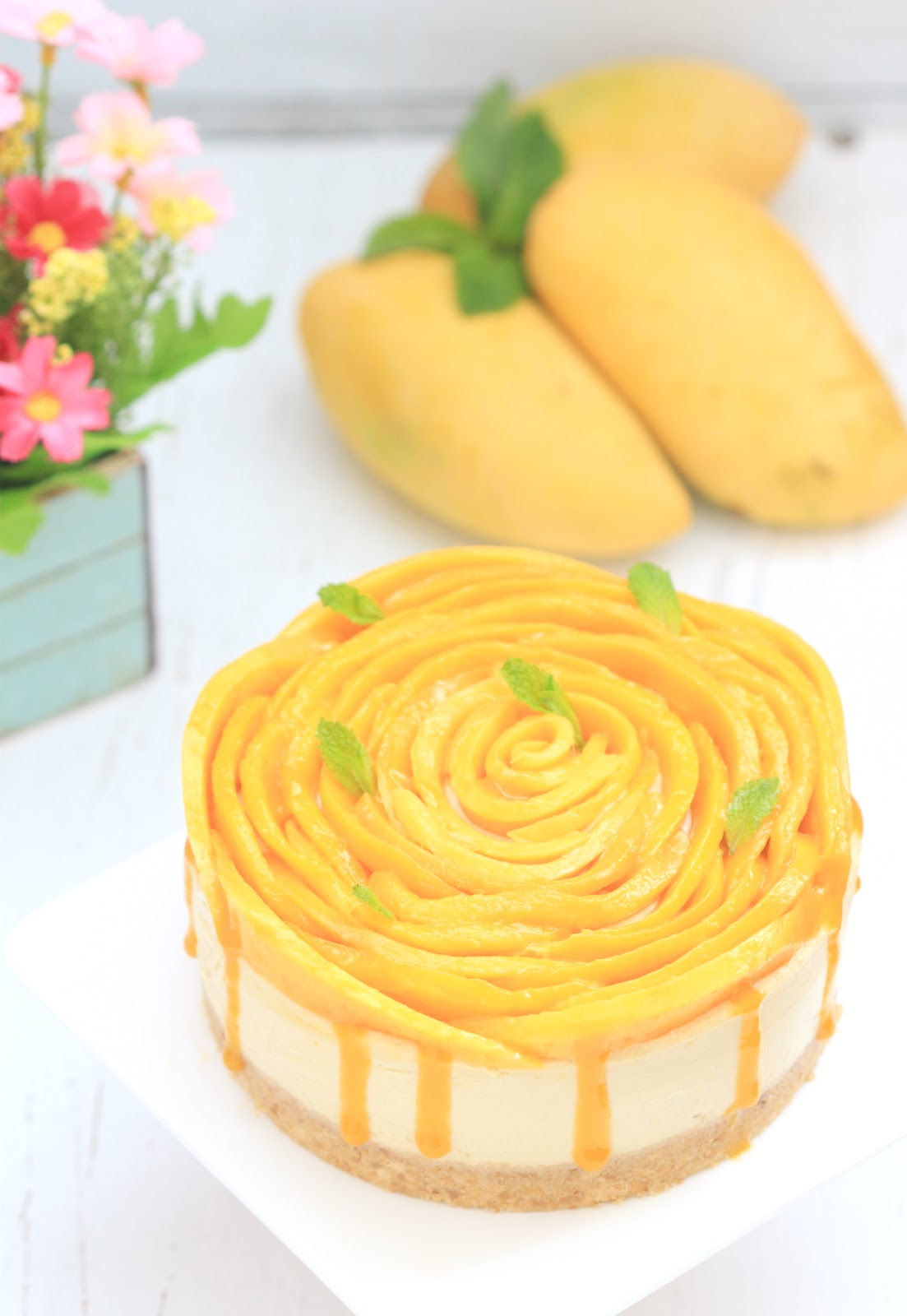 Baked mango cheesecake