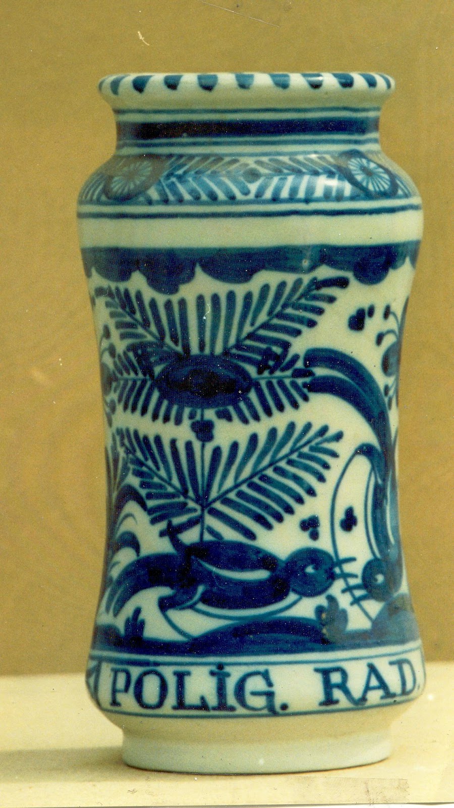 Cerámica Artisitica Ruiz de Luna, Málaga.: ALBARELO O BOTE DE FARMACIA