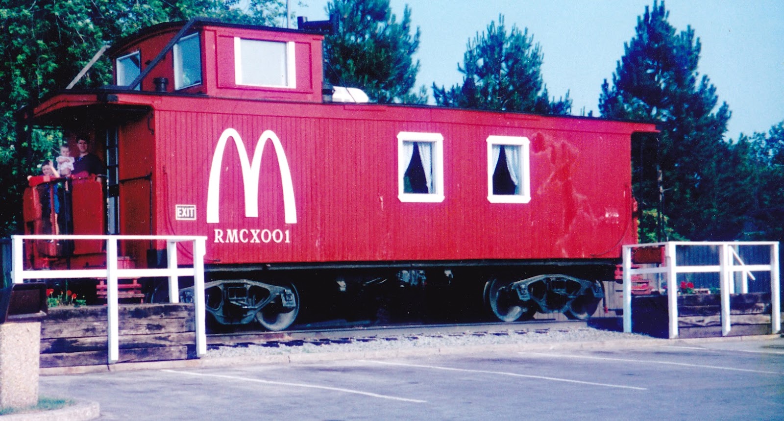 Trackside Treasure: McDonald's Restaurant Rolling Stock
