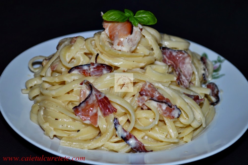 Paste cu sos camembert si sunca afumata - CAIETUL CU RETETE