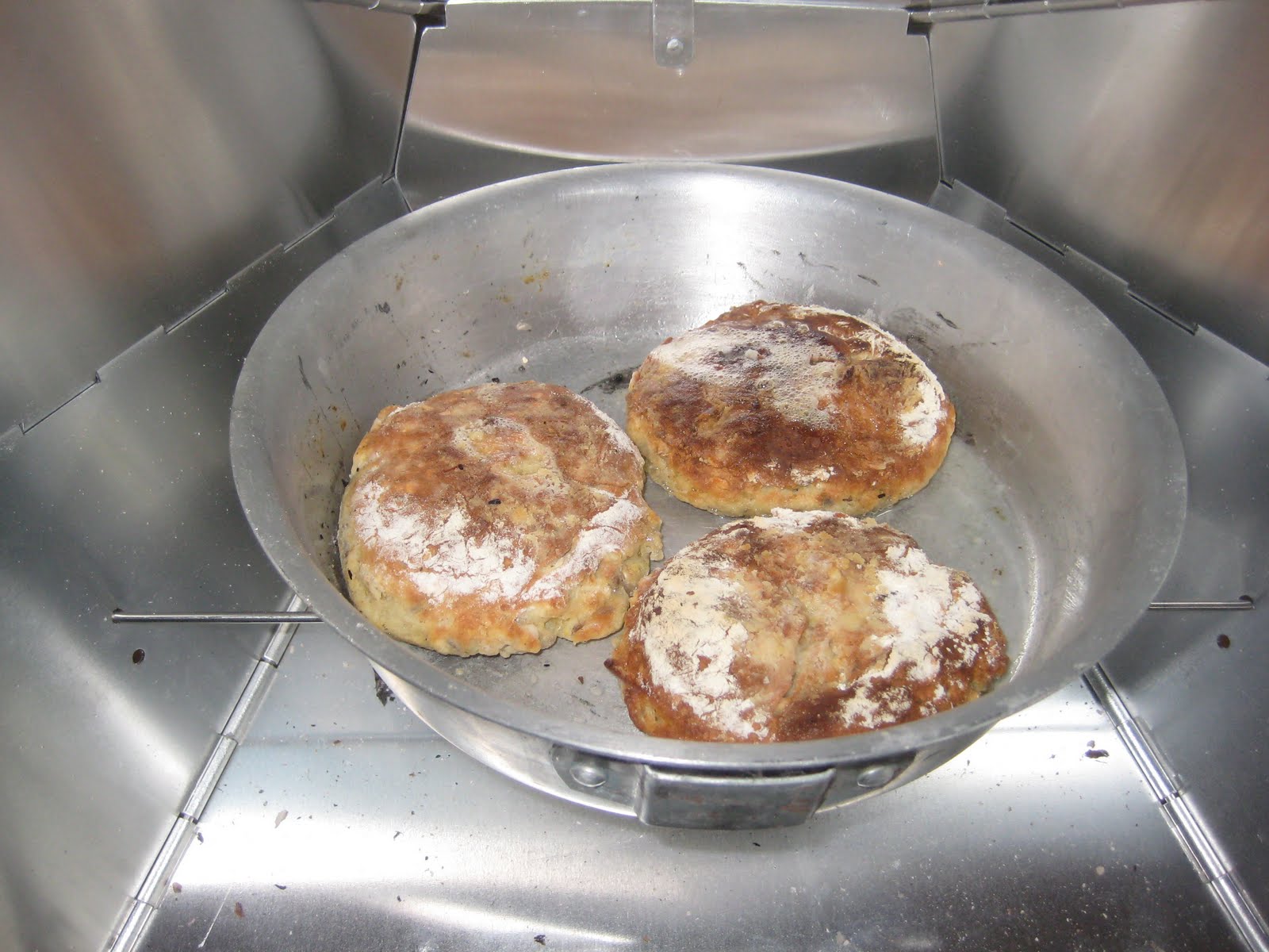 Philosophizing with a Hammer: Gear that Works: Swedish Reflector Oven