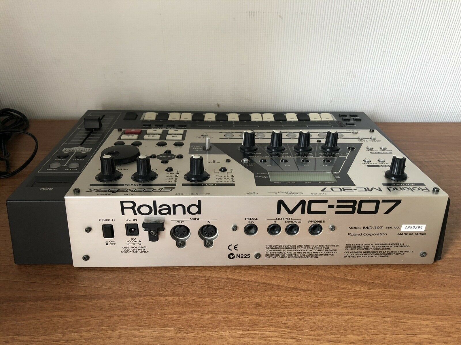 MATRIXSYNTH: Roland MC-307 Groovebox, Drum Machine, Synth, Sequencer