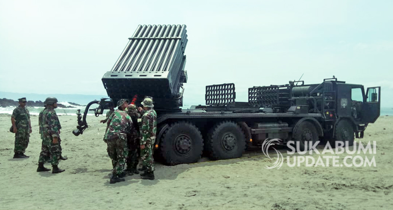 DEFENSE STUDIES: 15 Roket R-han 122B Diuji Coba di Sukabumi, Ini ...