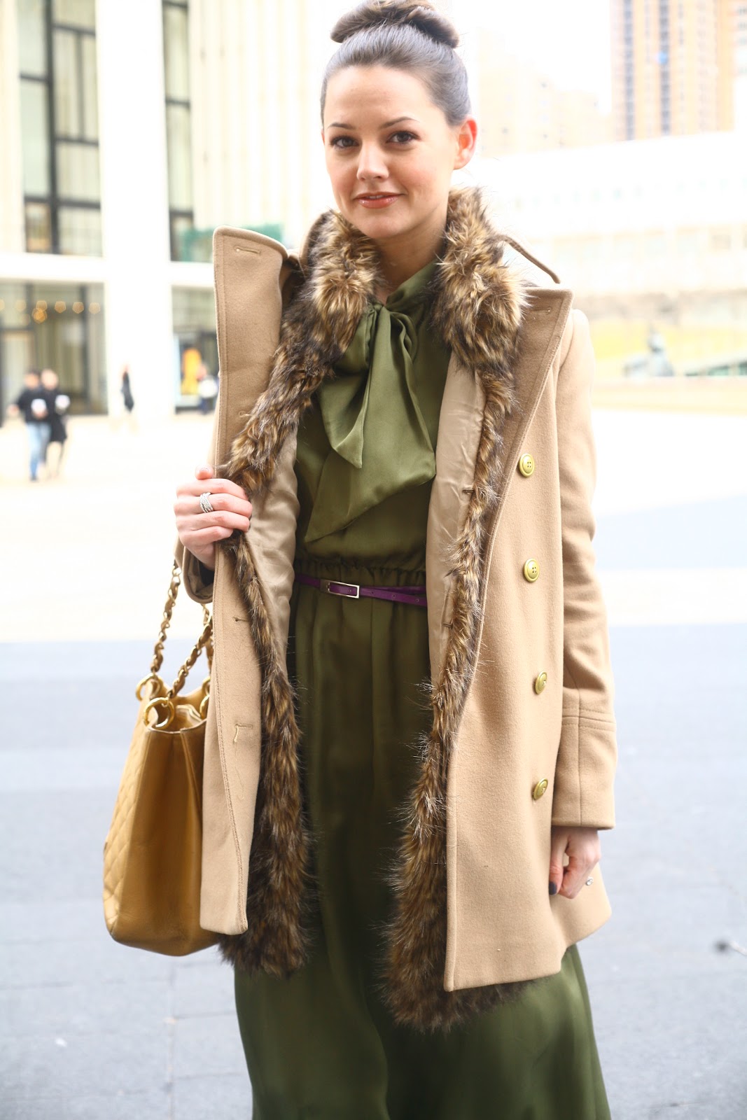 Street Gazing: Street Gazing... Caroline Knapp, Gilt groupe. NYFW ...