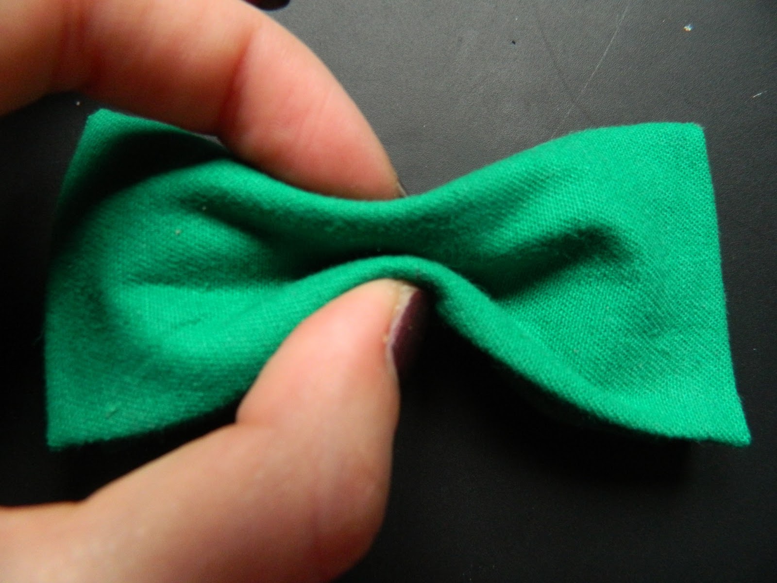 Something Beautiful Blog: DIY: Lacito para el pelo / Hair bow.