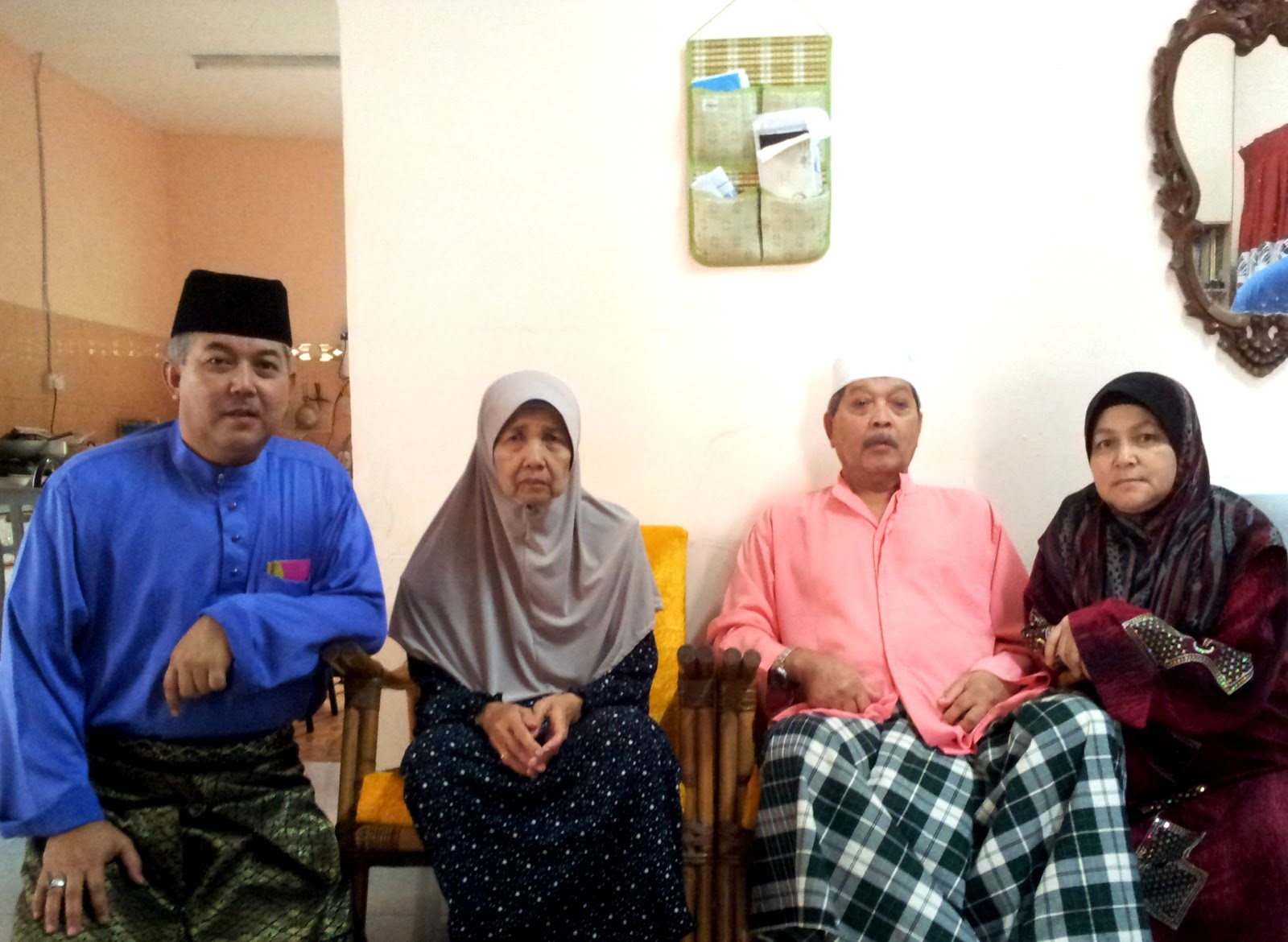 Hidden In The Grass: Nenek pergi selamanya