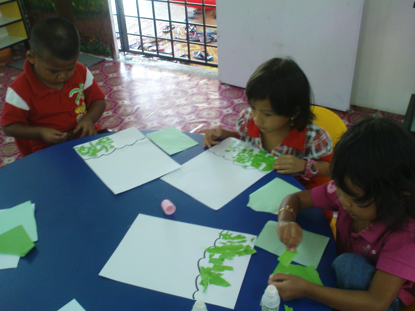craft and children arts: KOLAJ POKOK