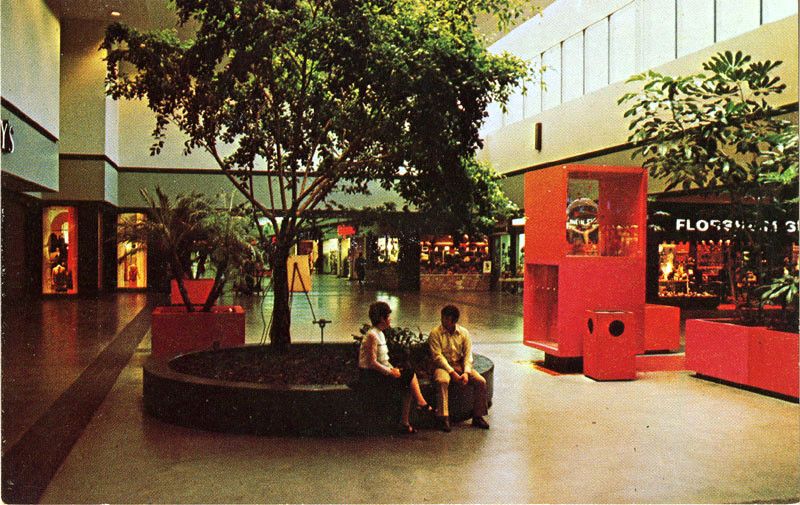 48 Amazing Pics Show American Shopping Malls in the 1950s and 1960s ...