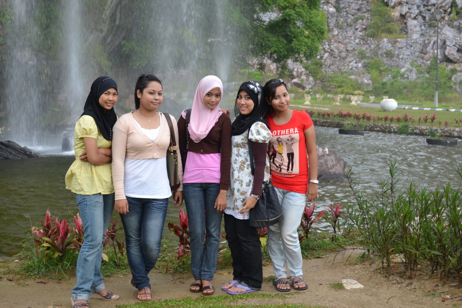 Si GaDIx's MatA bOOlAt: Gunung Helang