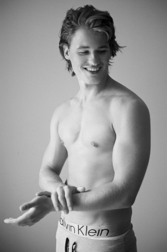 Favorite Hunks & Other Things: Import of the Day: Dylan Playfair